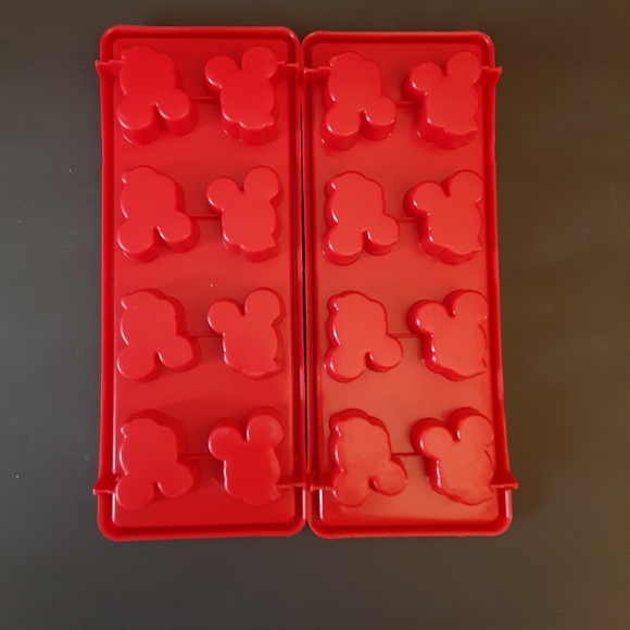 UNKNOWN | Kitchen | Vintage Disneys Mickey Mouse Head Plastic Ice ...